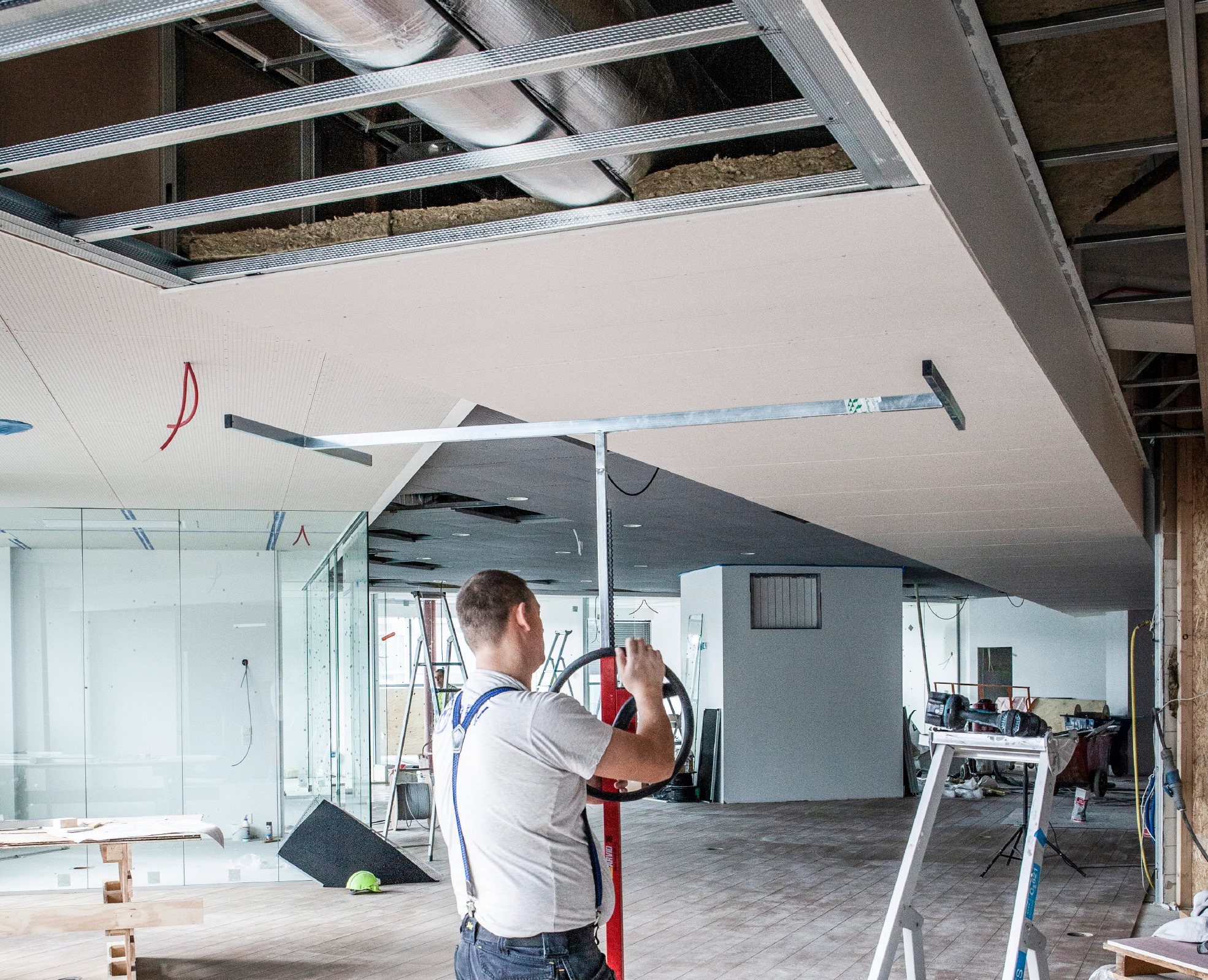 Montering av vibrasjonsdempende oppheng - Norgips